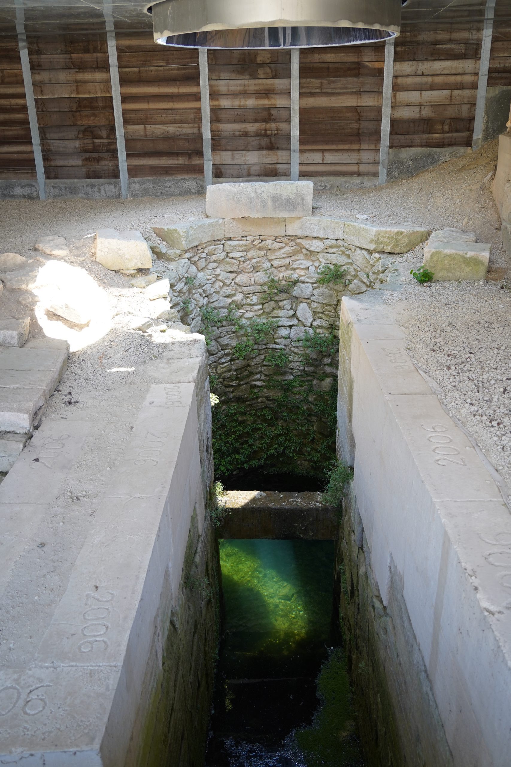 Visiting the ancient Glanum and Saint-Rémy-en-Provence – Time Travel Rome